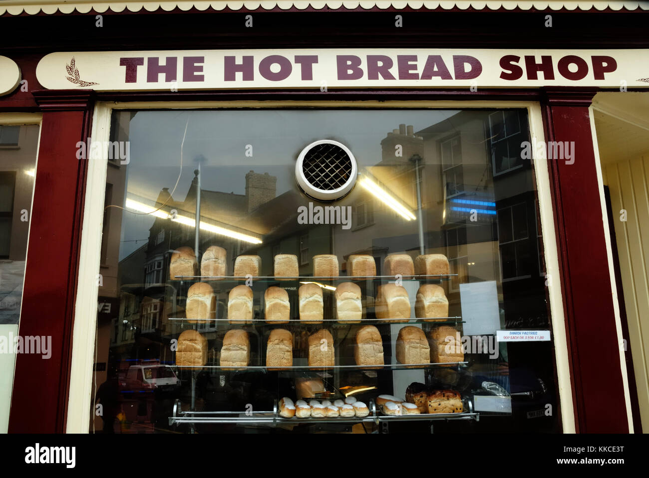 Bakers shop window hi-res stock photography and images - Alamy