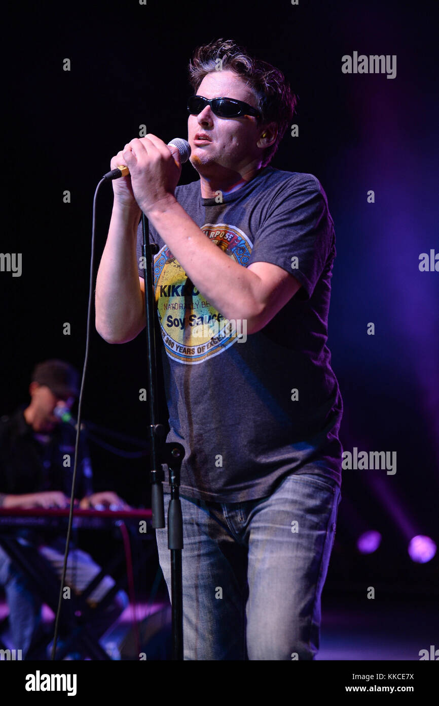 Waylon Singer High Resolution Stock Photography and Images - Alamy