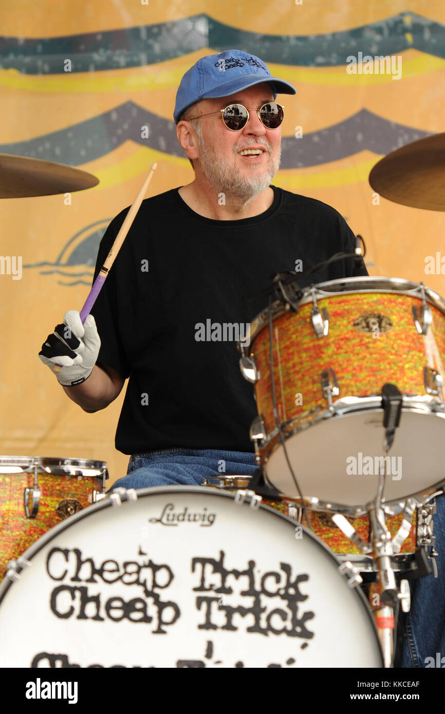Bun e carlos of cheap trick hi-res stock photography and images - Alamy