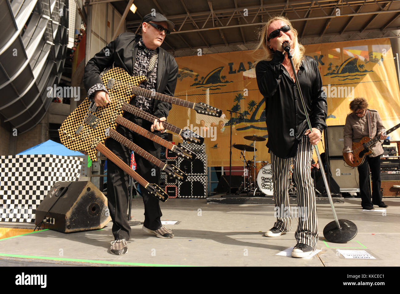MIAMI, FL - DECEMBER 27: Rick Nielsen, Robin Zander of Cheap Trick ...