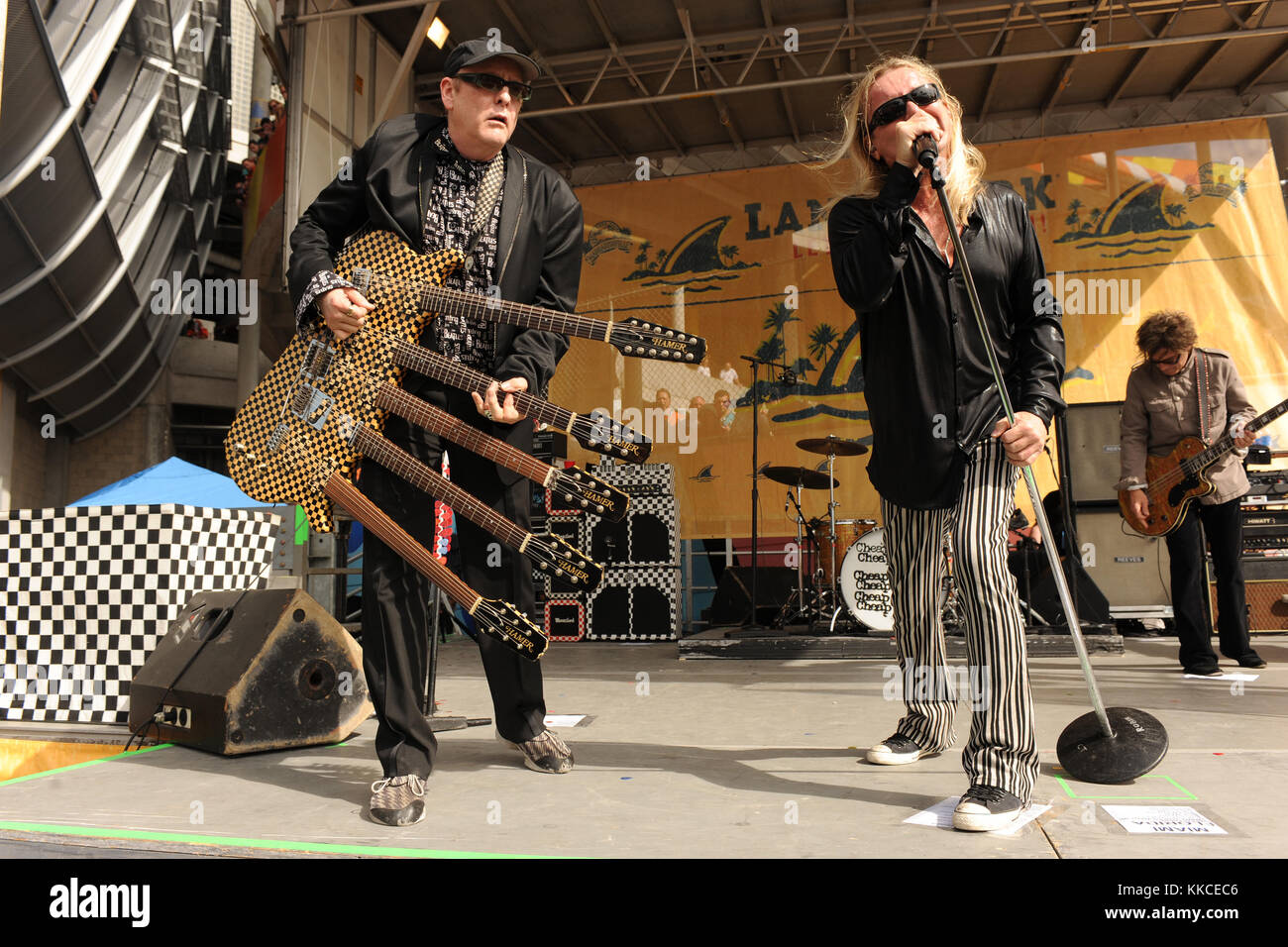 Rick nielsen and robin zander hi-res stock photography and images - Alamy