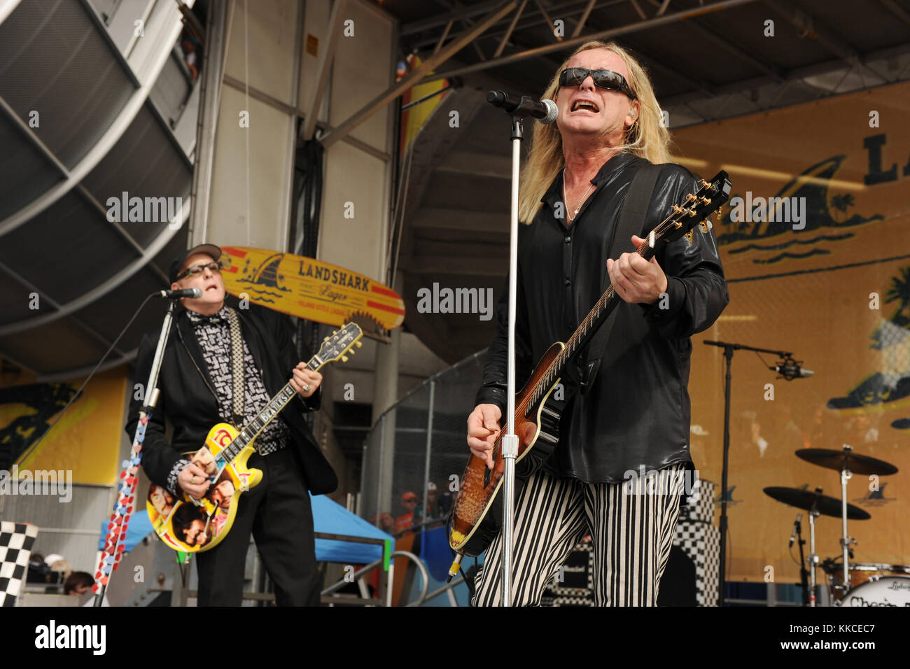 Rick nielsen and robin zander hi-res stock photography and images - Alamy