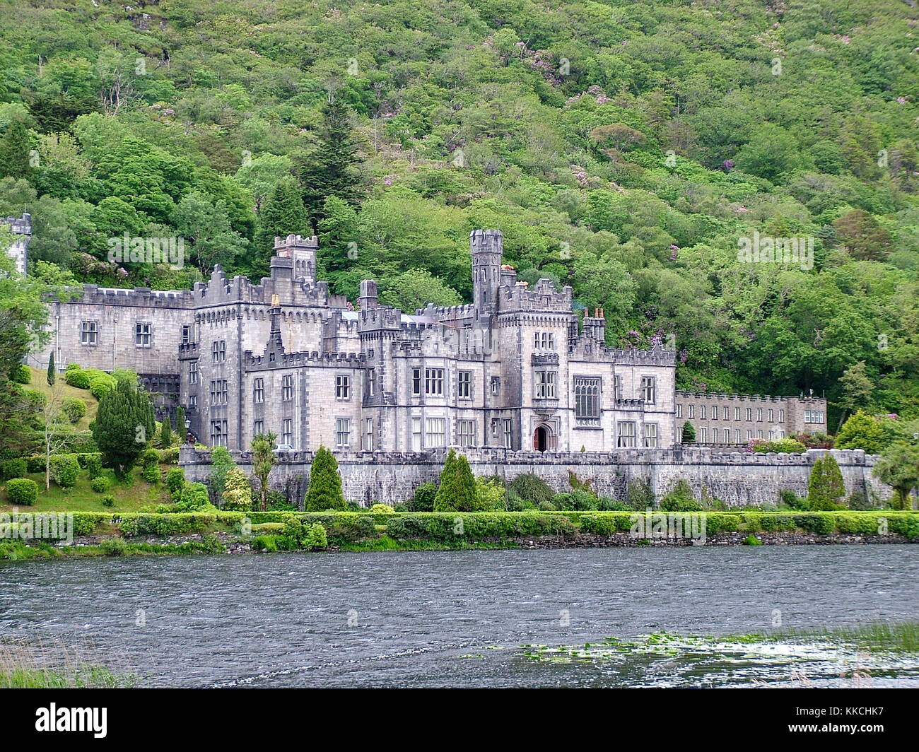 Kylemore Abbey, Connemara, Ireland Stock Photo - Alamy