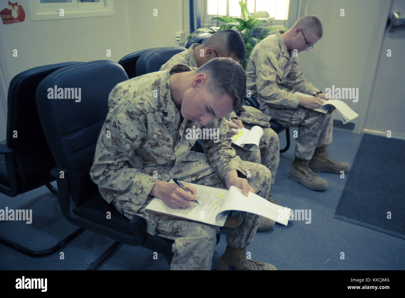 U.S. Marines with Combat Logistics Detachment 5, Special Purpose Marine ...