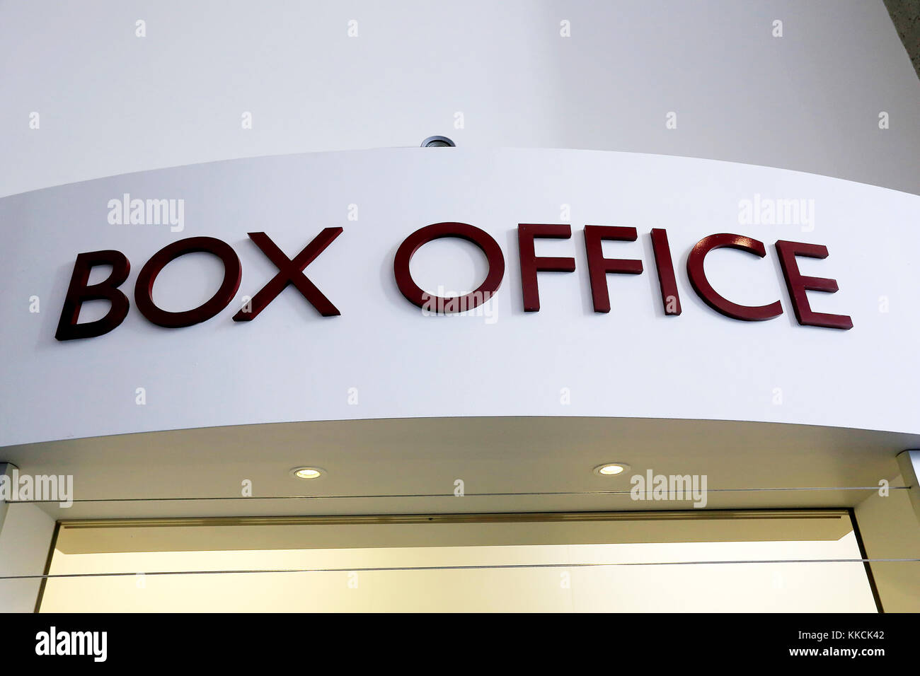 Victorian theatre audience hi-res stock photography and images - Alamy