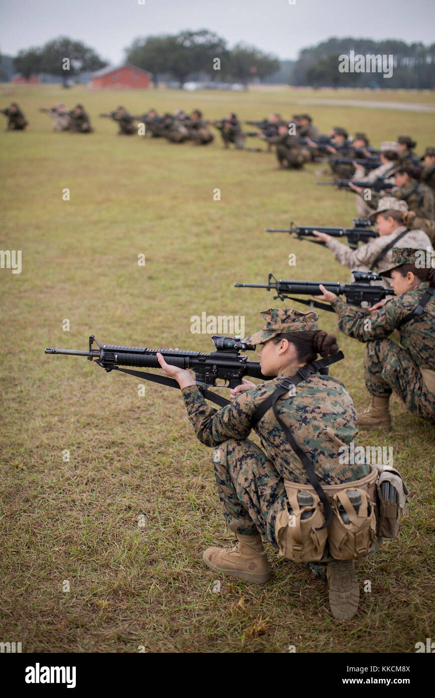 U.S. Marine Corps recruits of Oscar Company, 4th Recruit Training ...