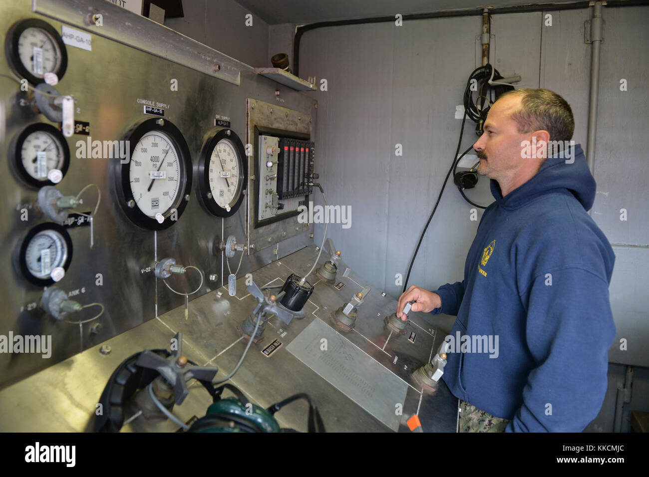 Submarine rescue chamber hi-res stock photography and images - Alamy