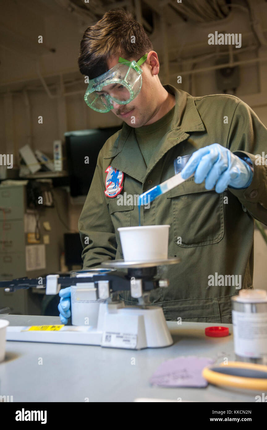 ARABIAN GULF (Nov. 25, 2017) Marine Corps Lance Cpl. Daniel Rohrer, a ...