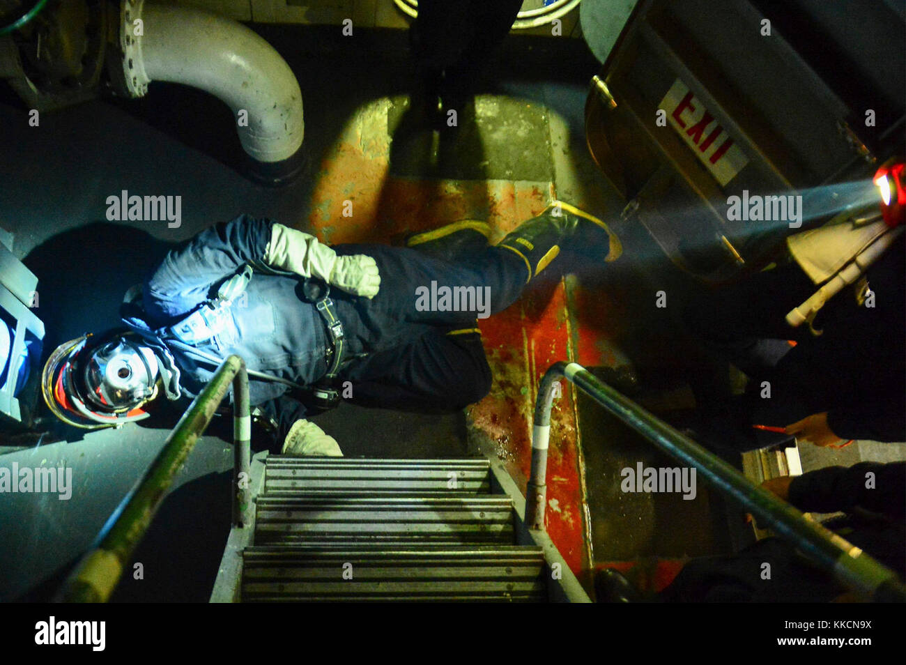 MEDITERRANEAN SEA (Nov. 26, 2017) Machinist's Mate 2nd Class Matthew ...