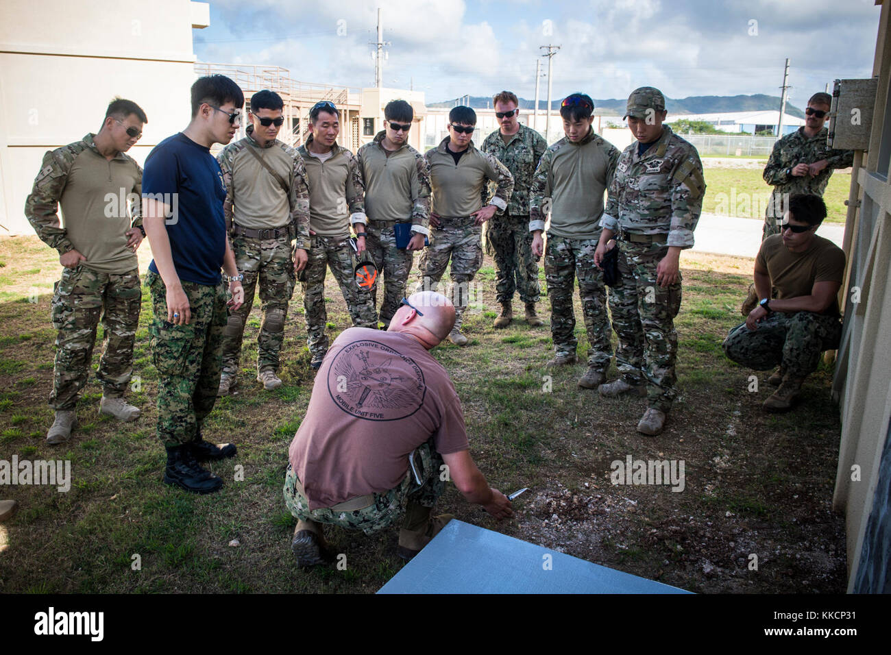 U.S. Navy Explosive Ordnance Disposal Technician 2nd Class Robert ...