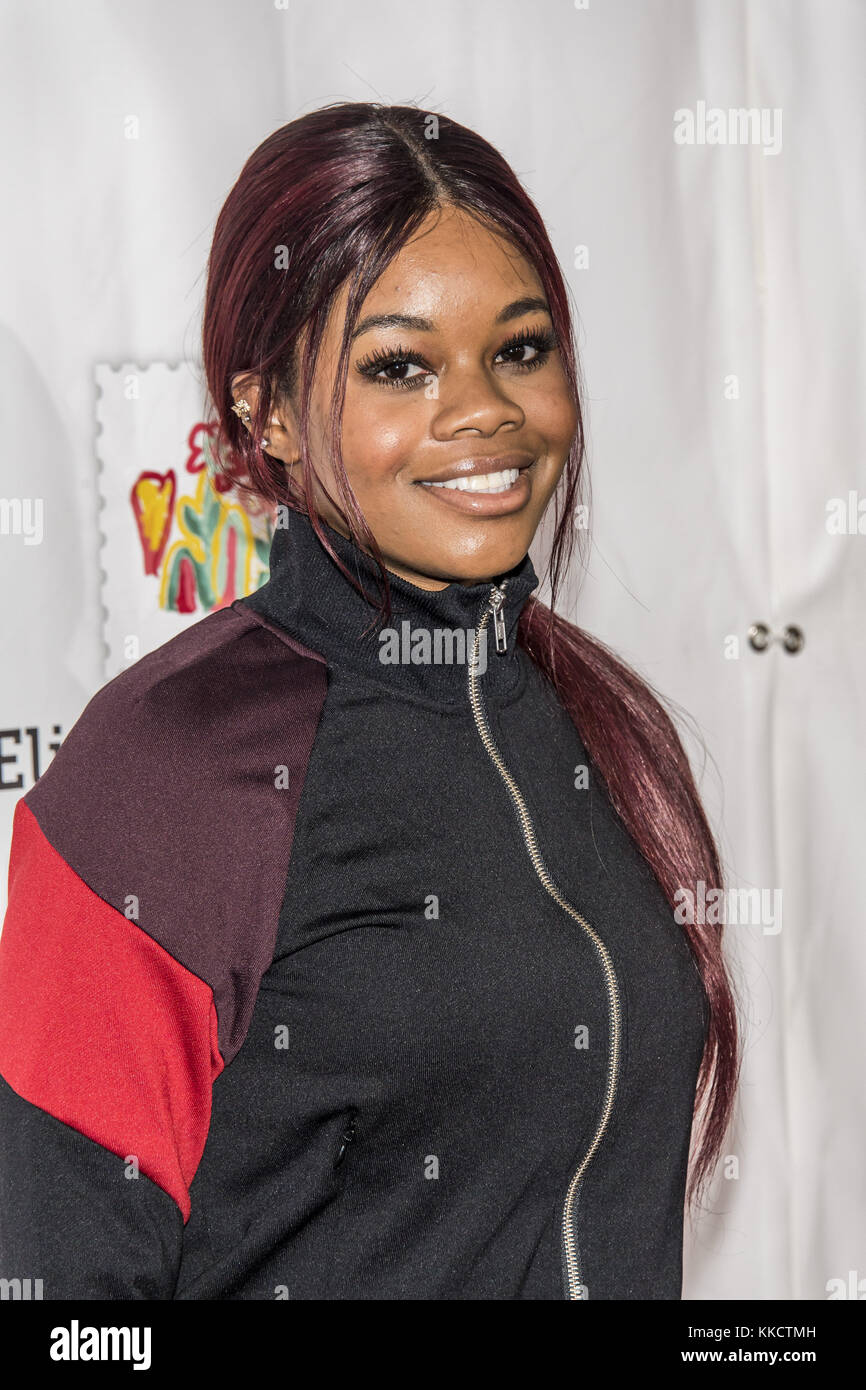 Gabby douglas family hi-res stock photography and images - Alamy
