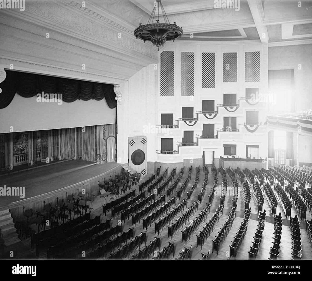 Auditorium center Black and White Stock Photos & Images - Alamy