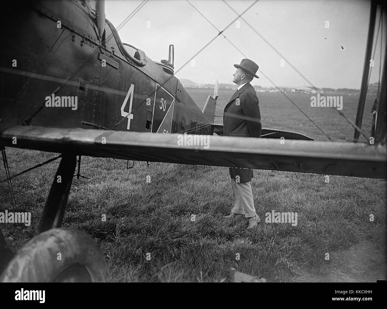 Inspecting planes Black and White Stock Photos & Images - Alamy