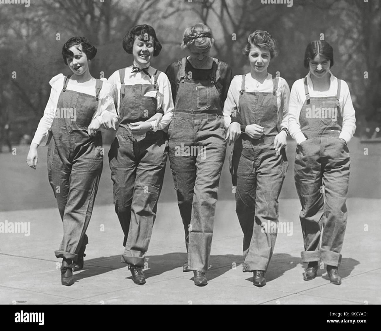 Secretaries 1920 hi-res stock photography and images - Alamy