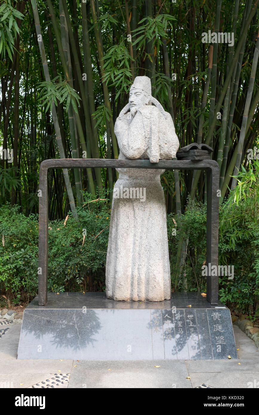 HuangTingJian chinese poet stone statue Stock Photo - Alamy