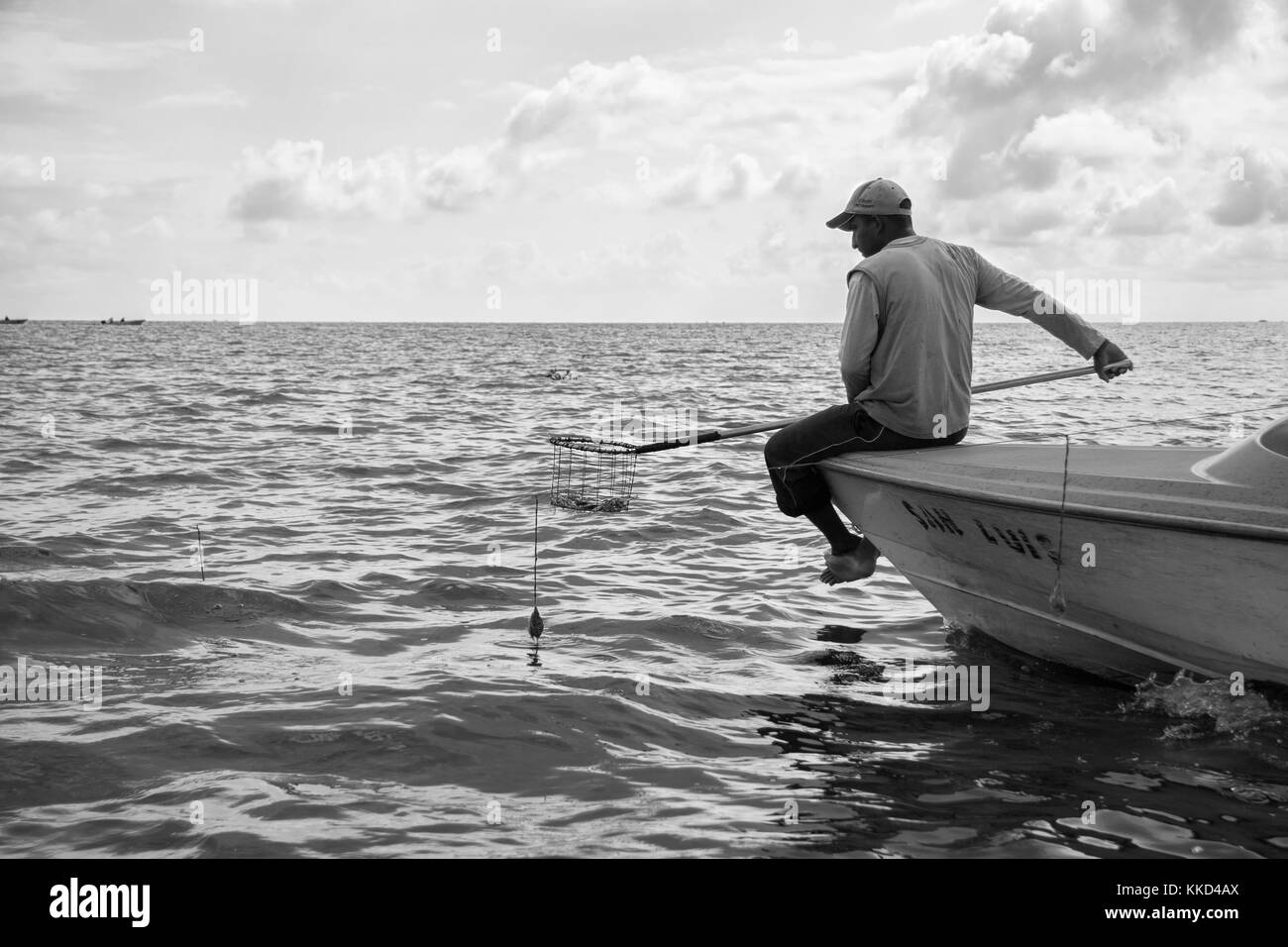 Traditional fishing boat venezuela hi-res stock photography and images ...