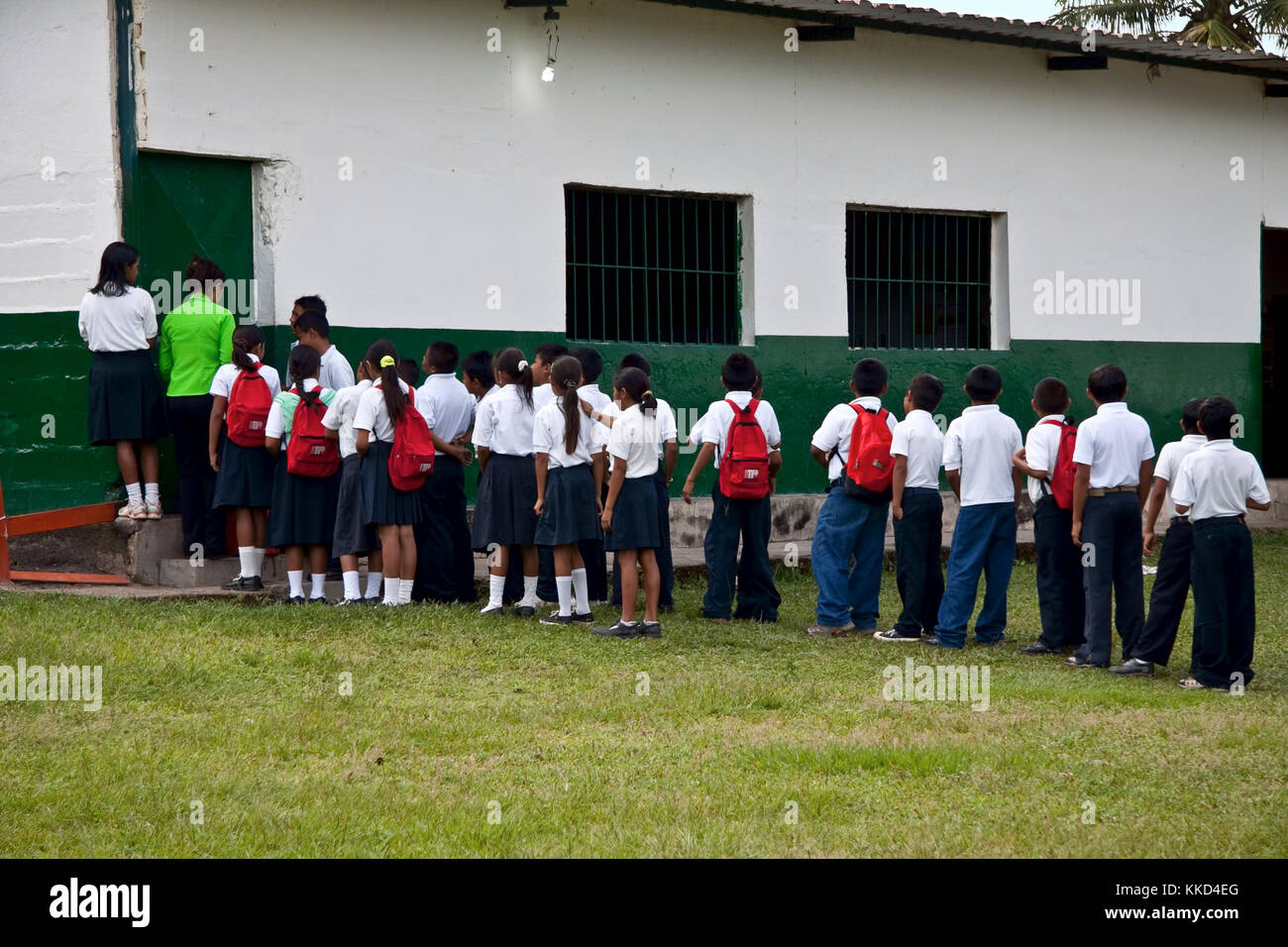 Children lining up school hi-res stock photography and images - Alamy