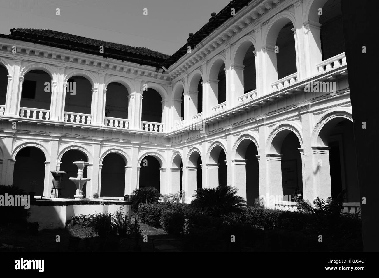Courtyard colonial building goa hi-res stock photography and images - Alamy