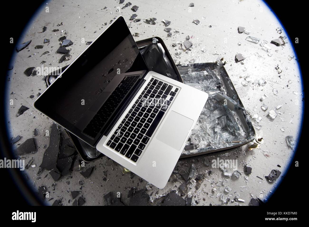 Smashed tv hi-res stock photography and images - Alamy