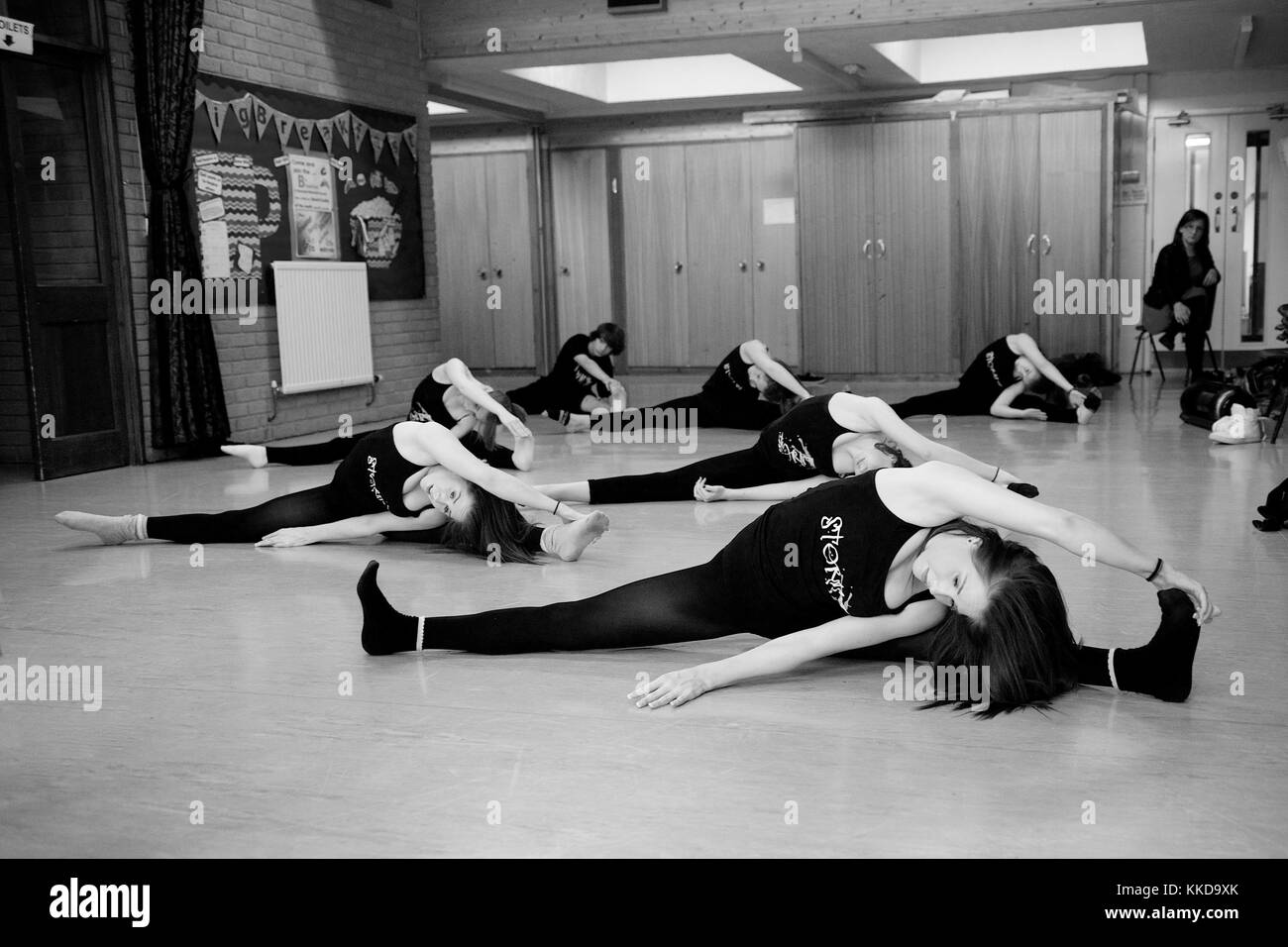 Dancers rehearsing in a studio Stock Photo - Alamy