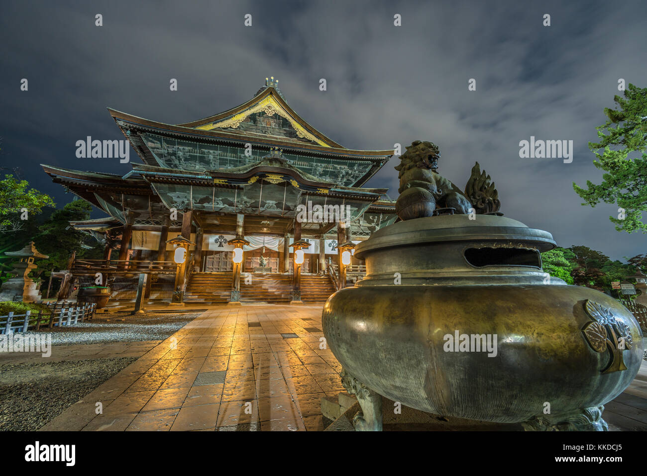 Zenko-ji Temple complex late night view. Jokoro (Incense Burner) and ...