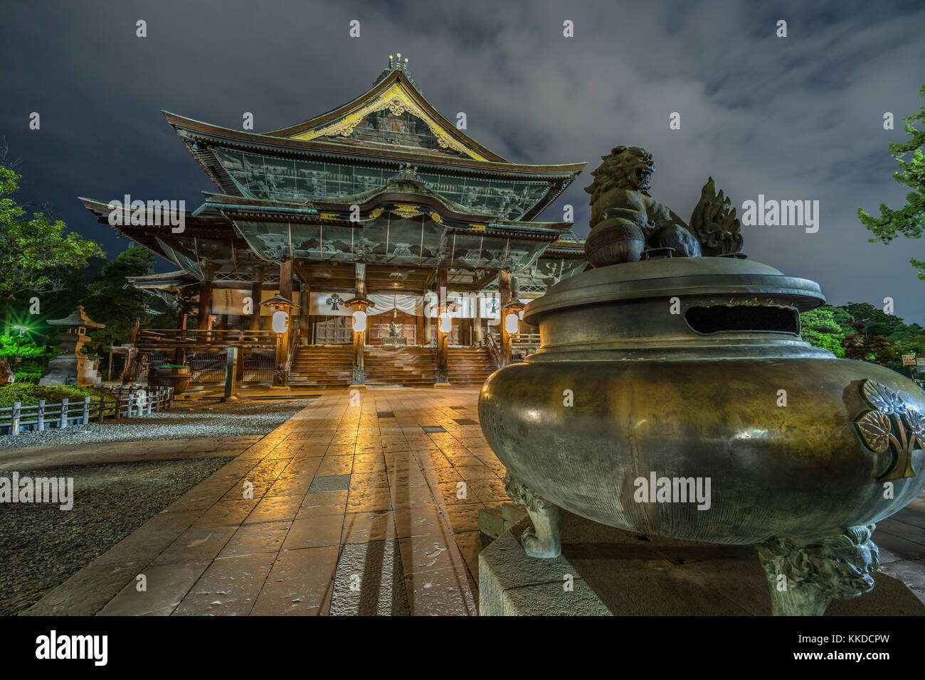 Zenko-ji Temple complex late night view. Jokoro (Incense Burner) and ...