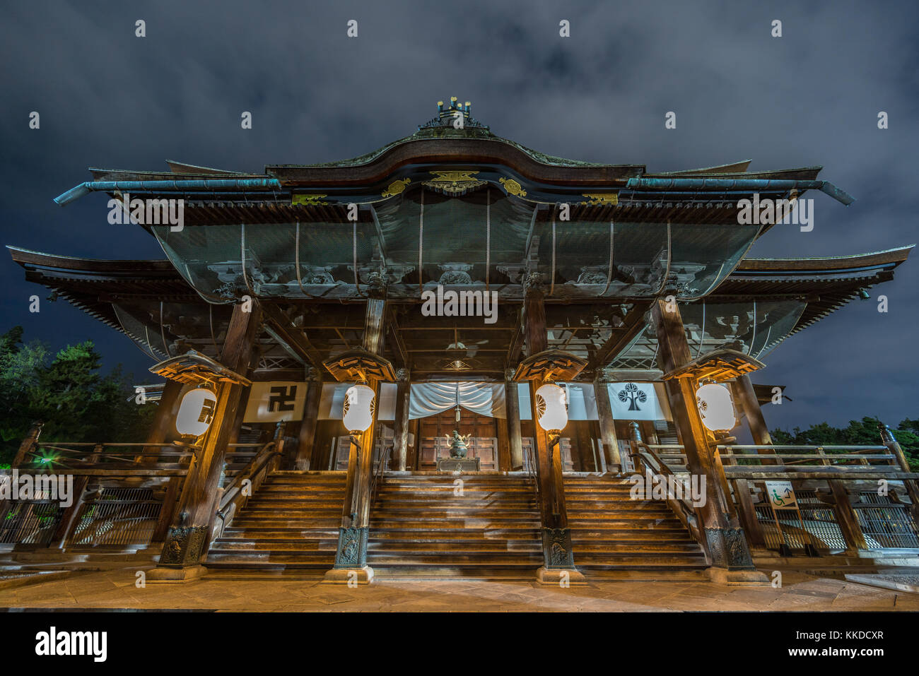 Zenko-ji Temple complex late night view. Jokoro (Incense Burner) and ...