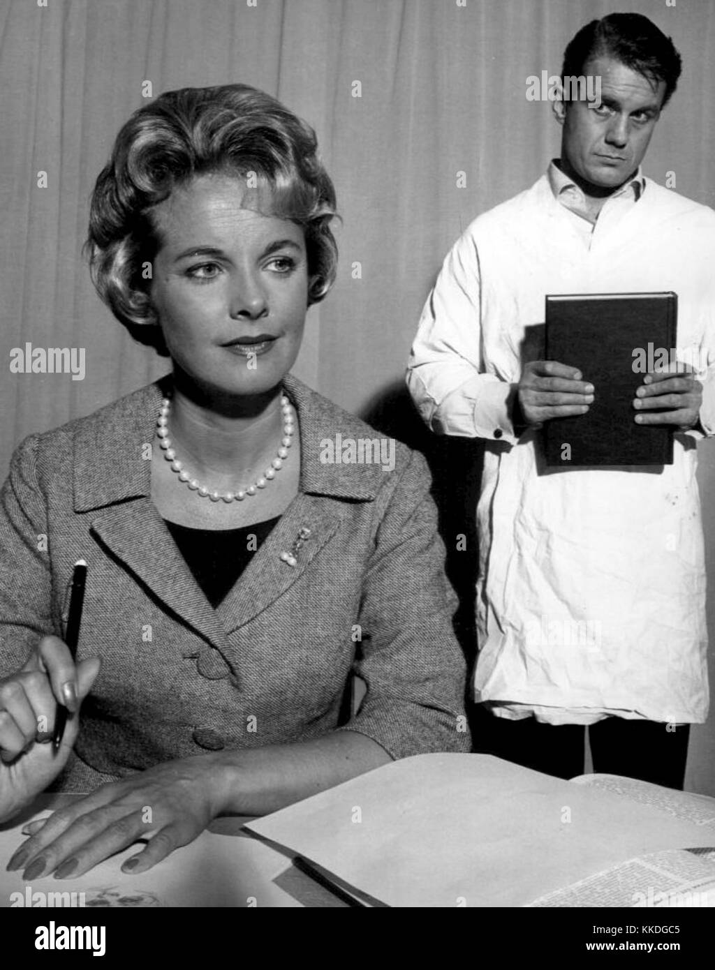 Flowers for algernon film hi-res stock photography and images - Alamy