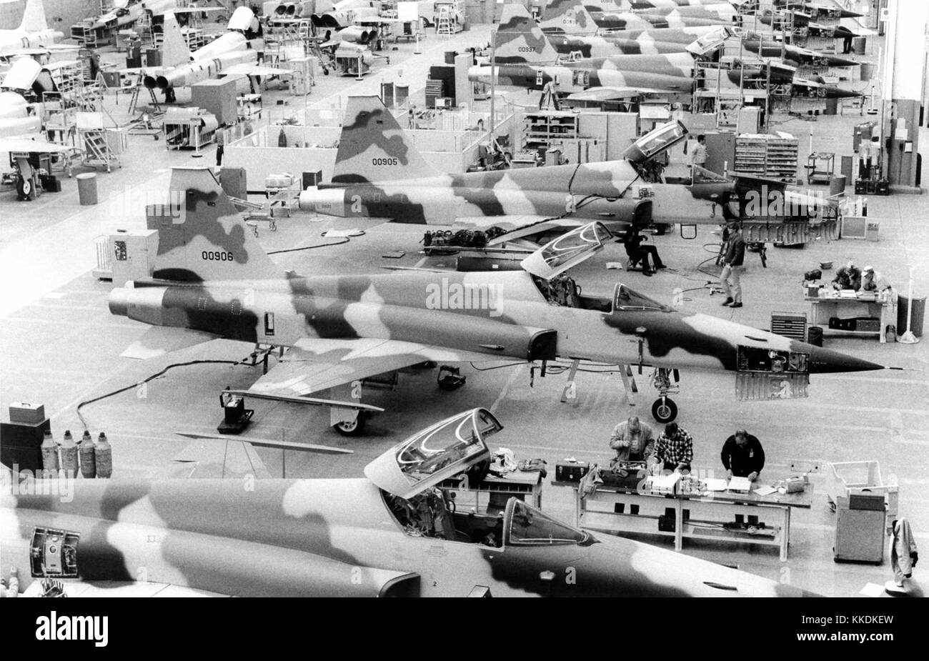 Northrop F-5E Tiger II assembly line (1744-24 Stock Photo - Alamy