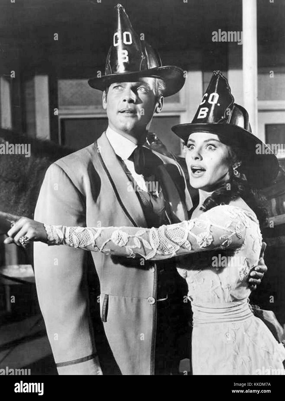 Roger Moore Kathleen Crowley Maverick 1961 Stock Photo - Alamy