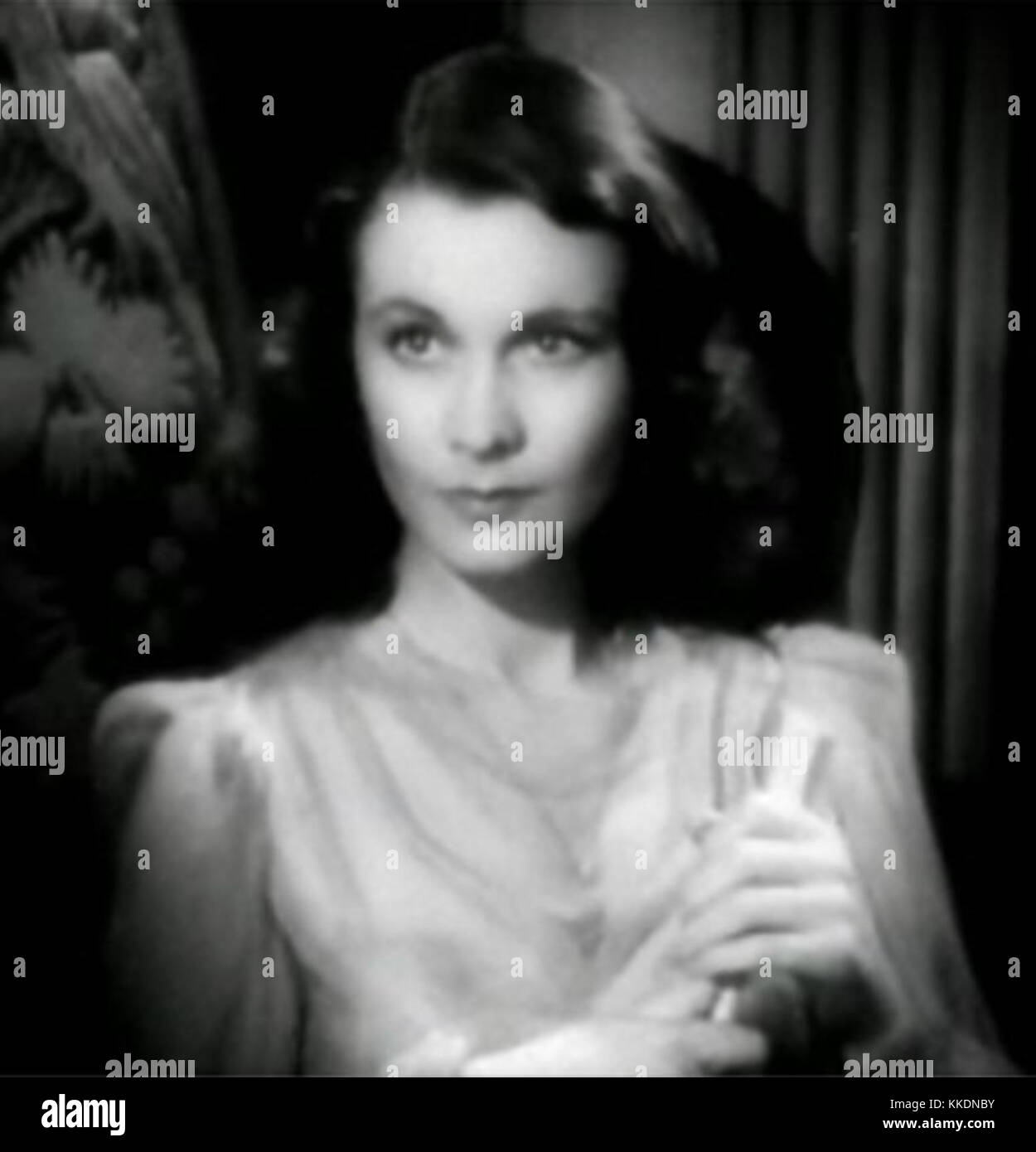 Vivien Leigh in Waterloo Bridge trailer a Stock Photo - Alamy
