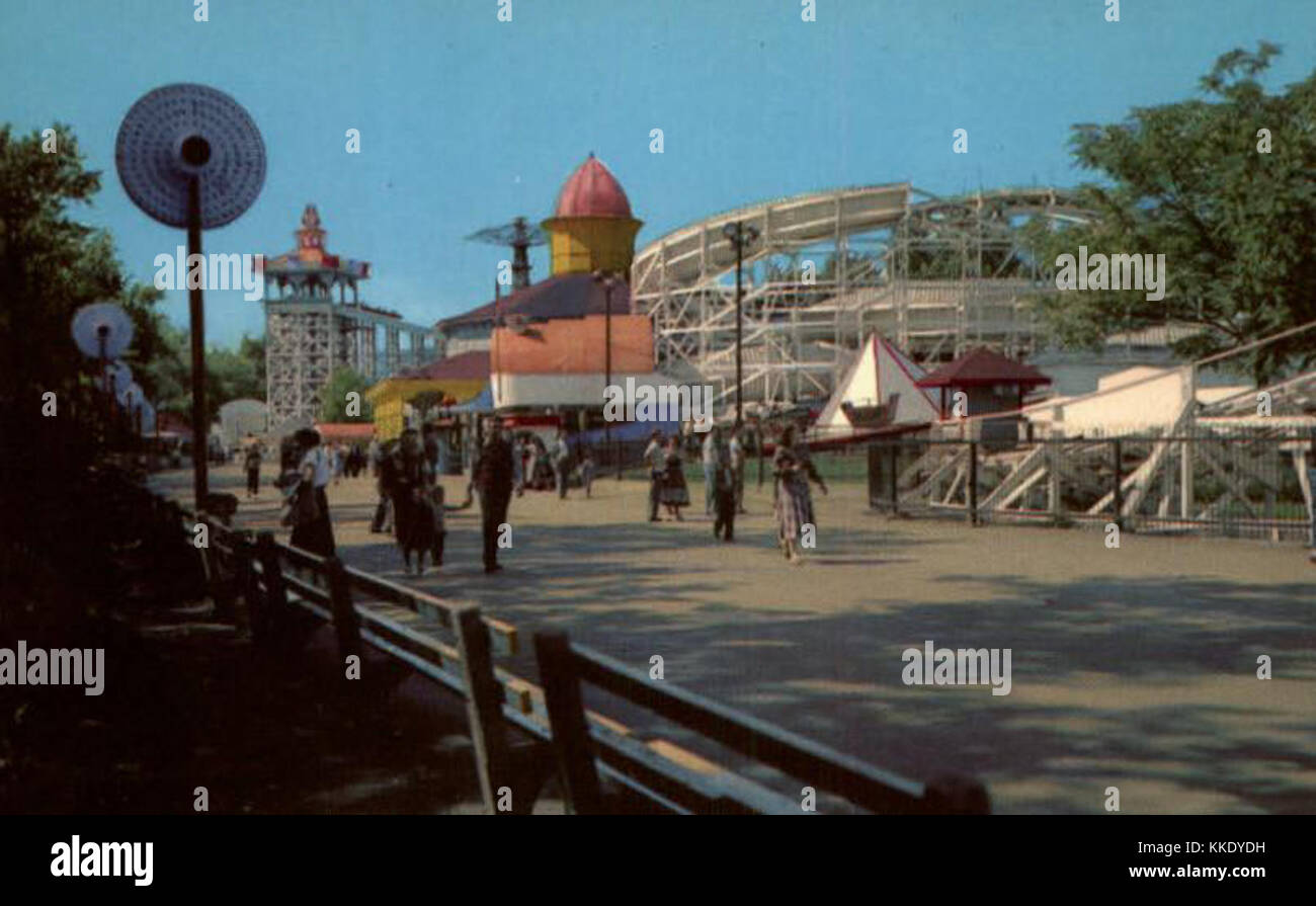 Flying Turns roller coaster Riverview Park Chicago Stock Photo - Alamy