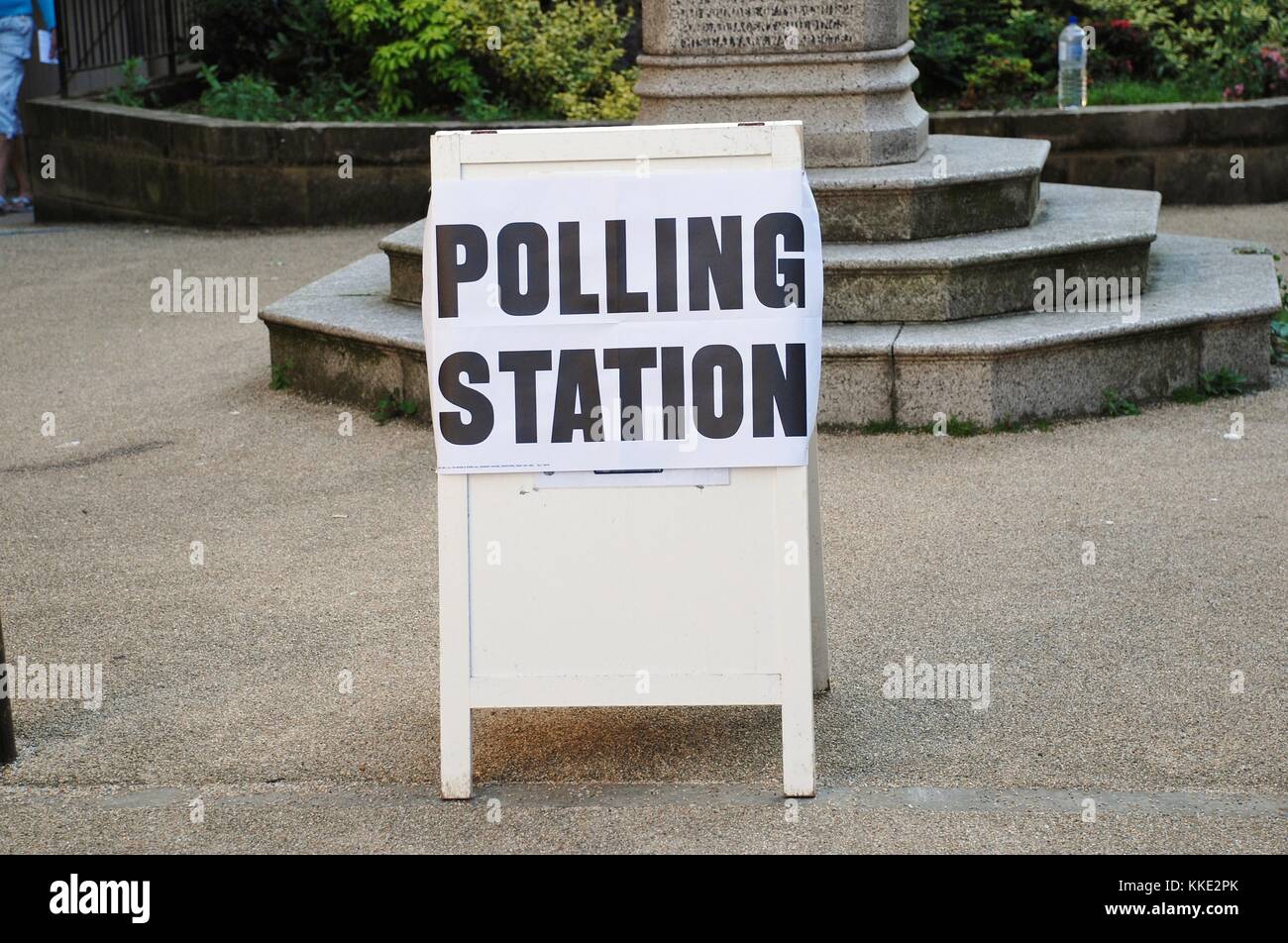 English polling station hi-res stock photography and images - Alamy