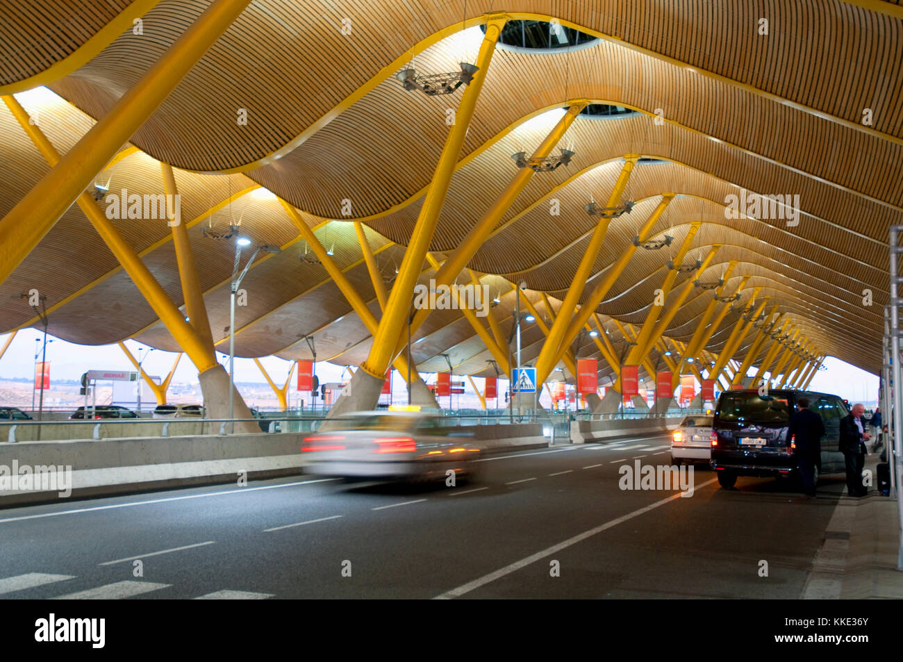 Barajas airport terminal 4 hi-res stock photography and images - Alamy
