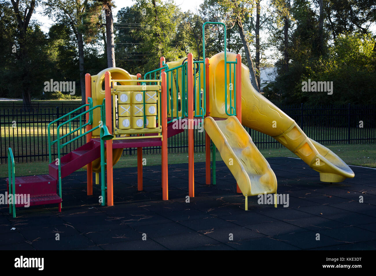 Low income housing hi-res stock photography and images - Alamy