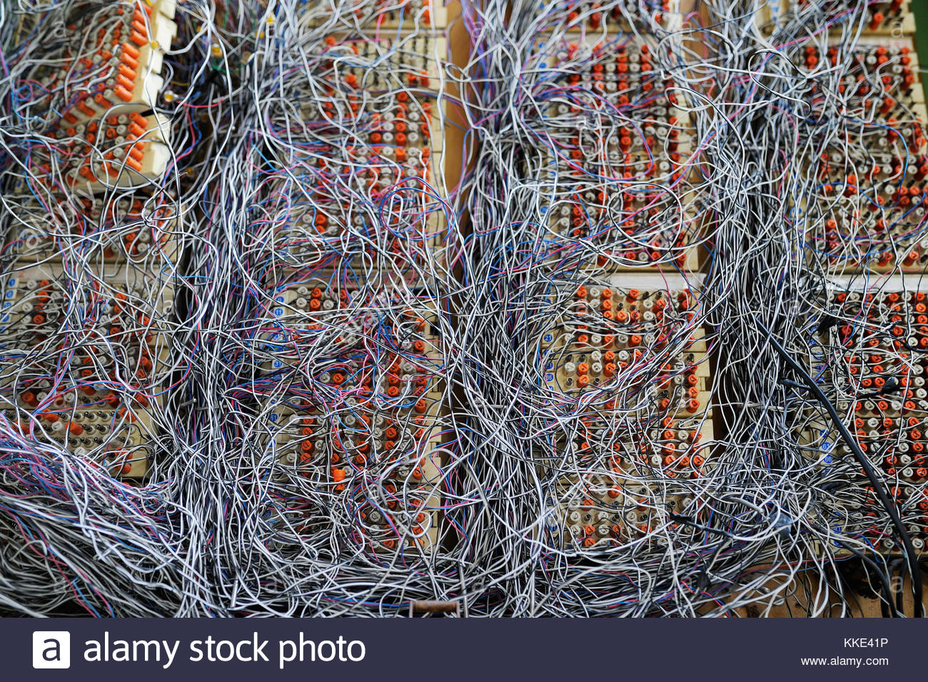 Server Mess Wires Confusion Stock Photos & Server Mess Wires Confusion ...