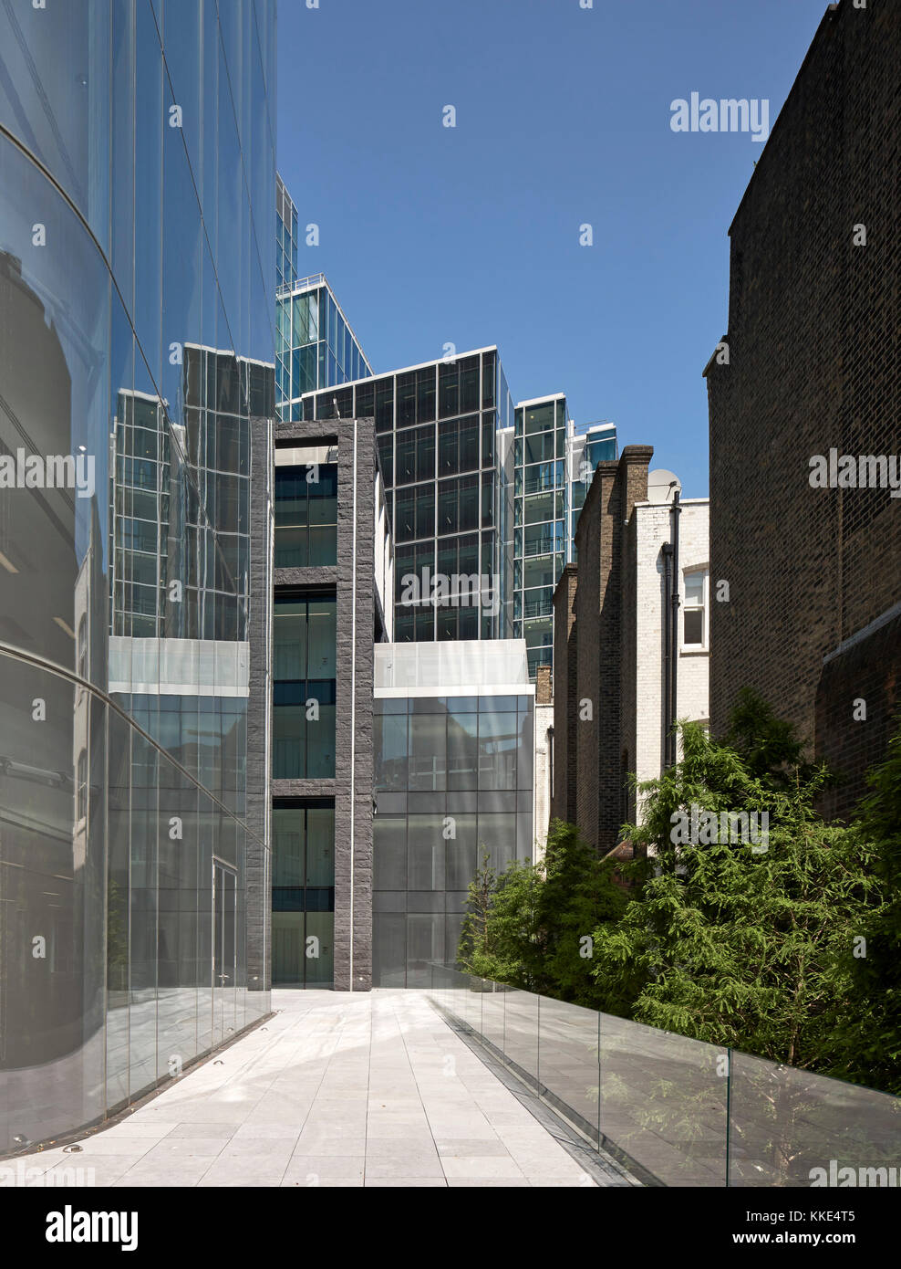 Elevated walkway. Angel Court, London, United Kingdom. Architect ...