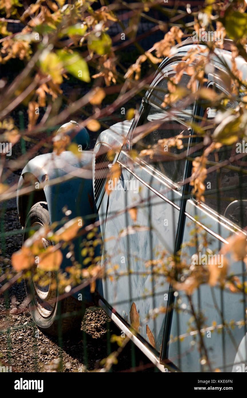 Scruffy car hi-res stock photography and images - Alamy