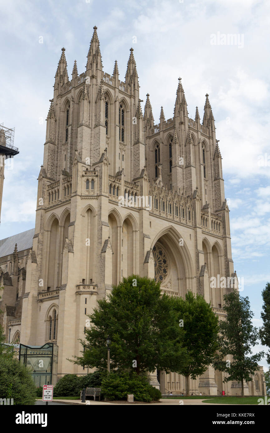 National cathedral washington dc hi-res stock photography and images ...