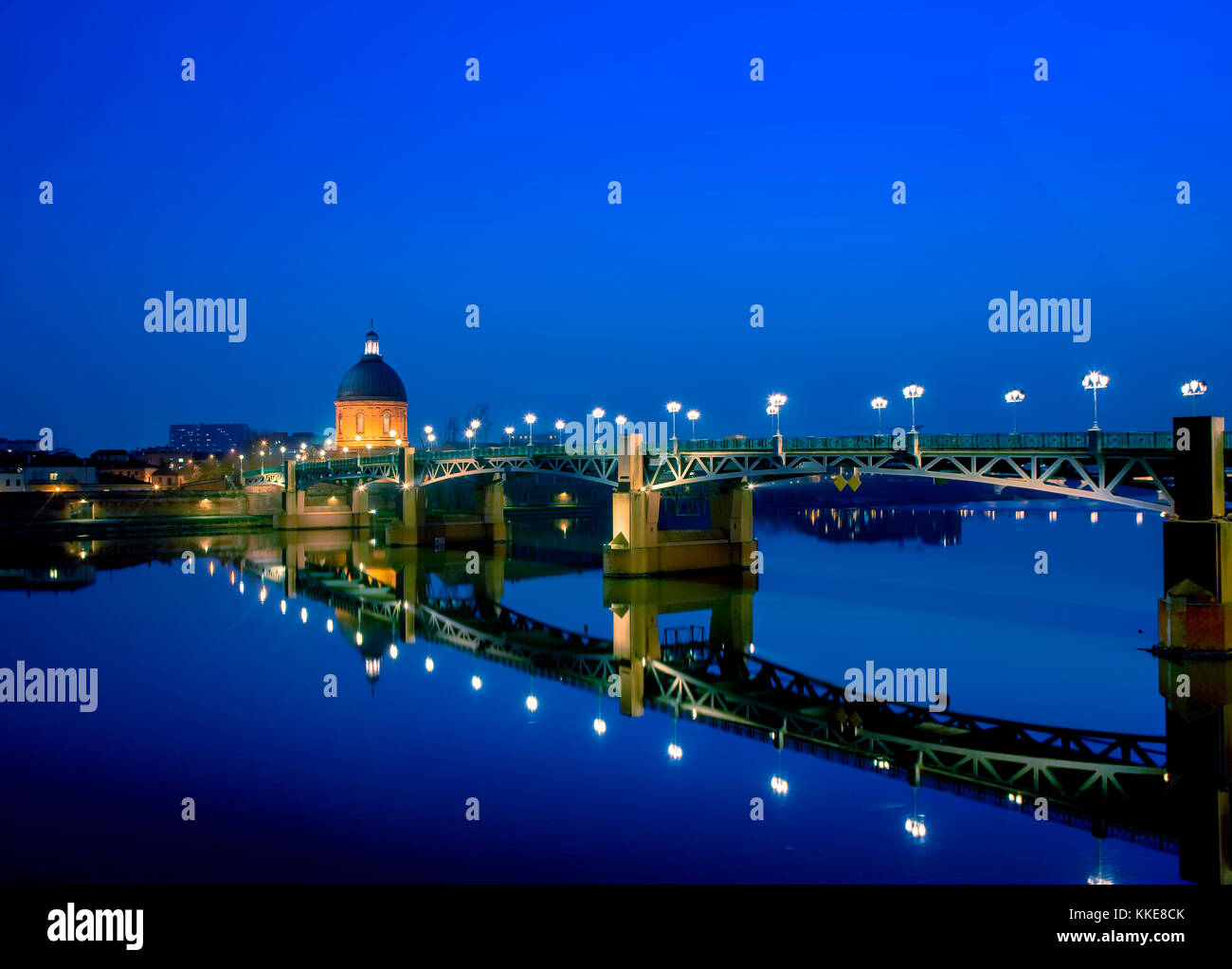 The pont Saint-Pierre and Garonne river at night Stock Photo - Alamy