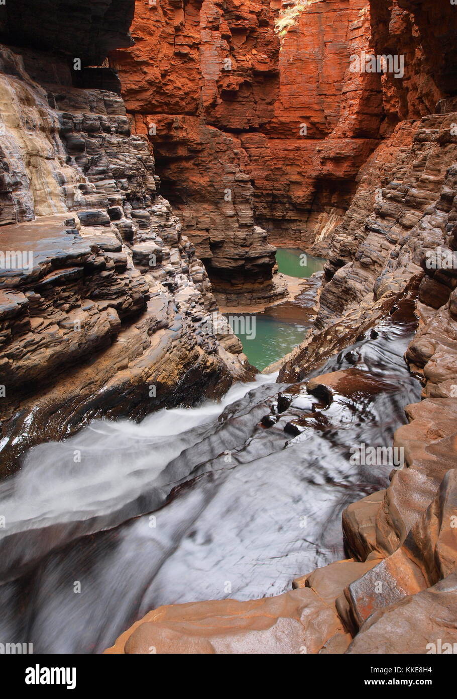 Water flowing down into hancock gorge, Karijini National Park, Western ...