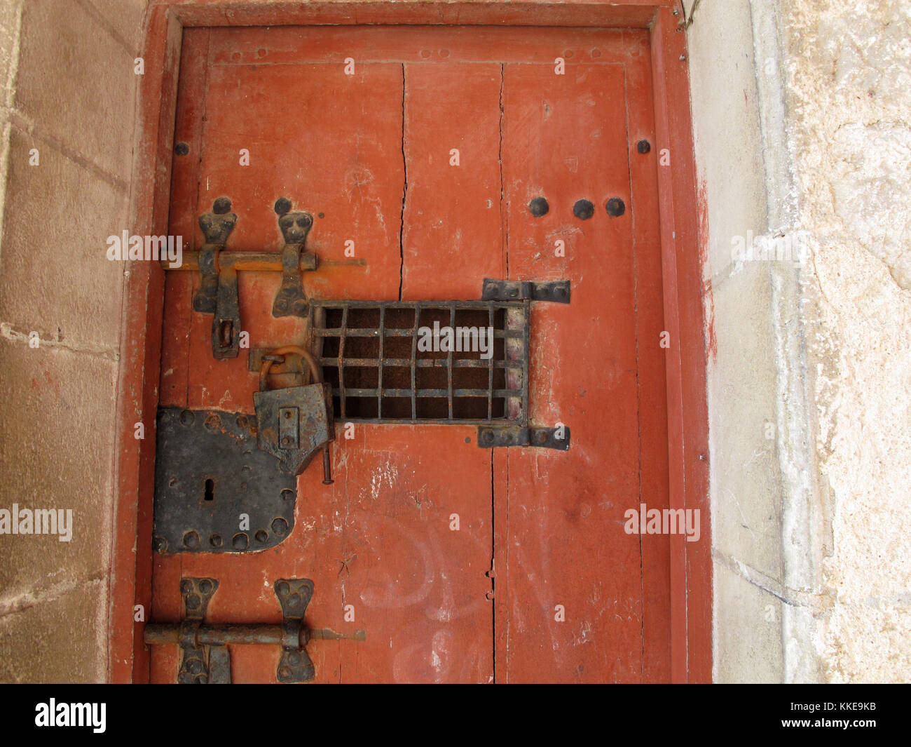 Grid gate castle hi-res stock photography and images - Alamy
