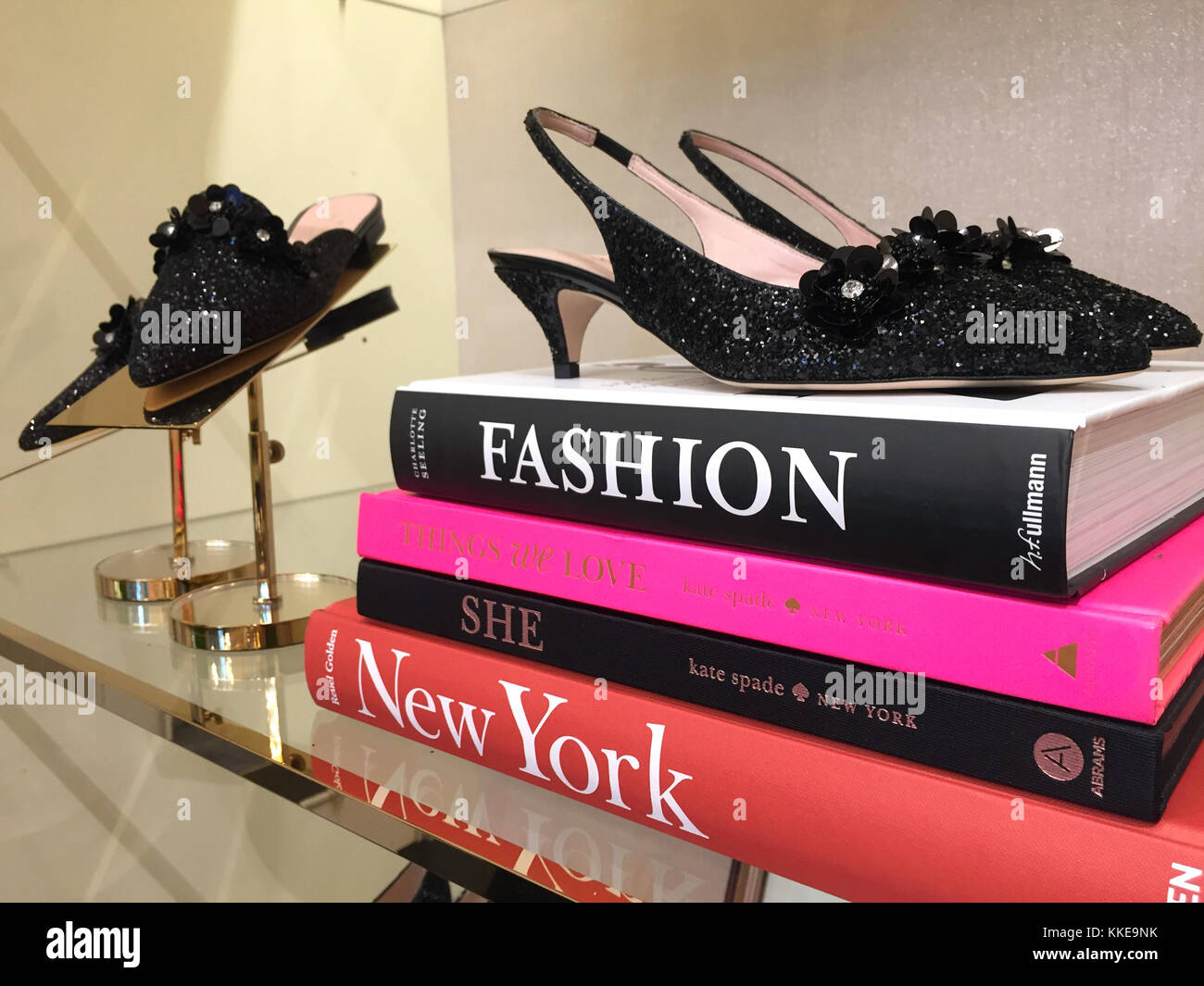 Kate spade hi-res stock photography and images - Alamy