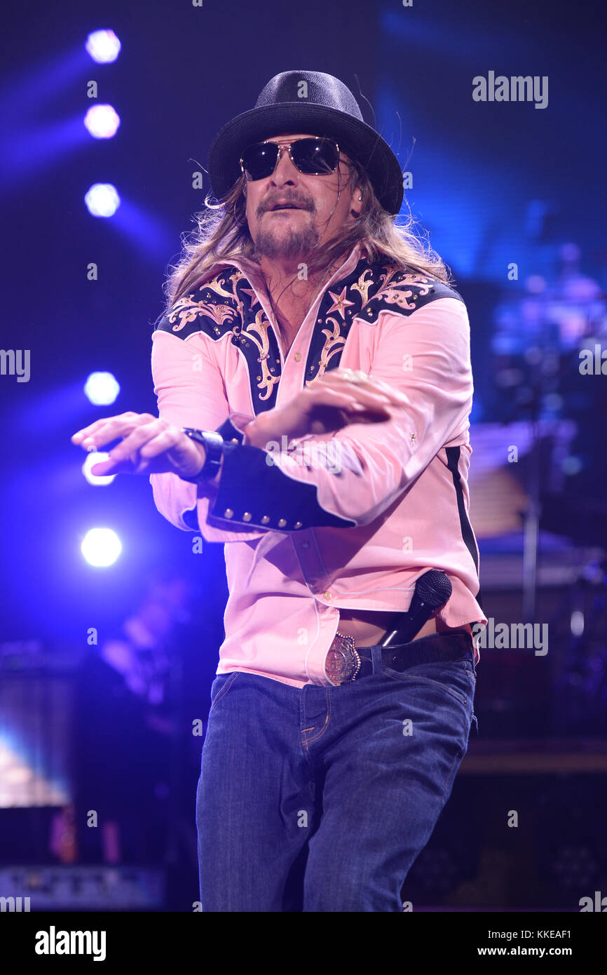 WEST PALM BEACH, FL - JULY 16: Robert James Ritchie AKA Kid Rock ...