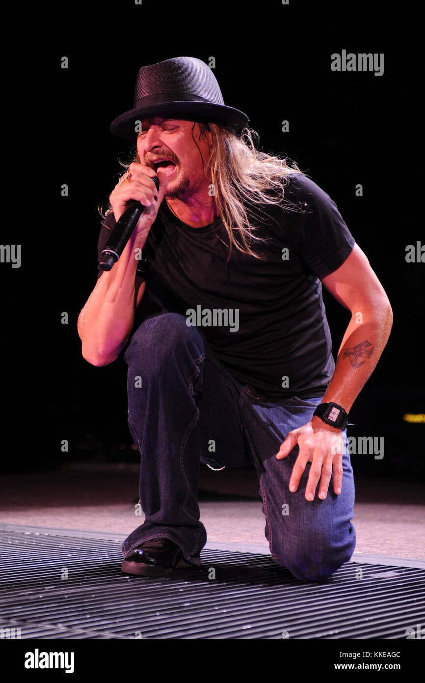 WEST PALM BEACH, FL - JULY 16: Robert James Ritchie AKA Kid Rock ...