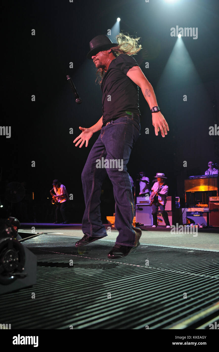 WEST PALM BEACH, FL - JULY 16: Robert James Ritchie AKA Kid Rock ...
