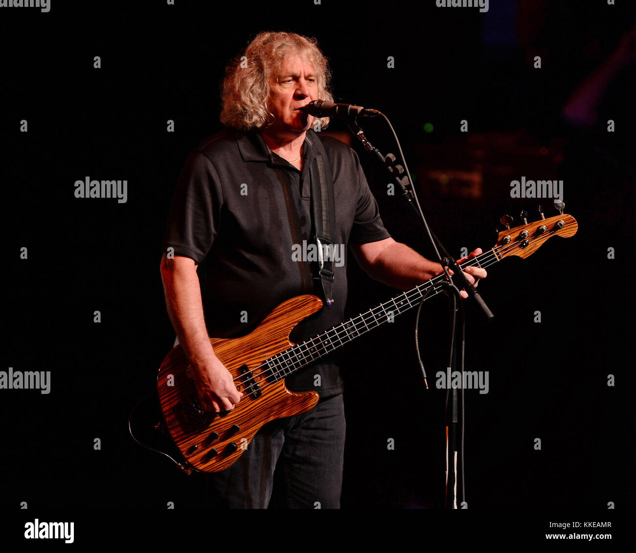 FORT LAUDERDALE, FL - DECEMBER 04: Billy Greer of Kansas perform at The ...