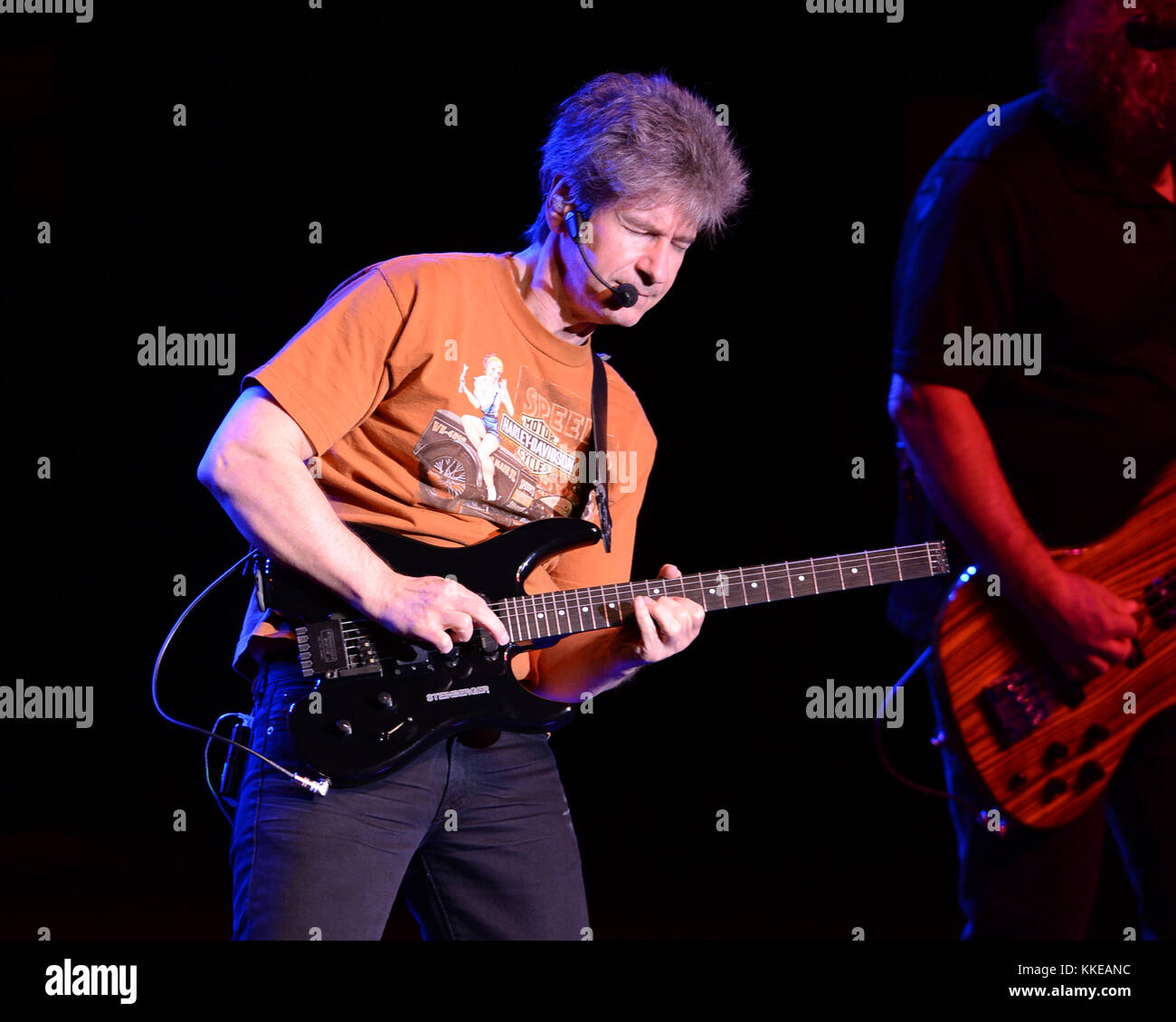 FORT LAUDERDALE, FL - DECEMBER 04: David Ragsdale of Kansas perform at ...