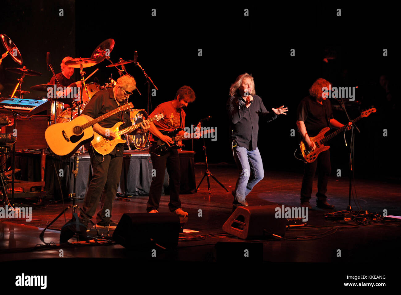 FORT LAUDERDALE, FL - DECEMBER 04: Phil Ehart, Rich Williams, David ...