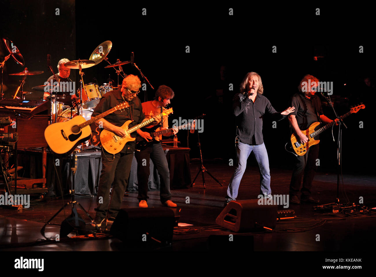 FORT LAUDERDALE, FL - DECEMBER 04: Phil Ehart, Rich Williams, David ...